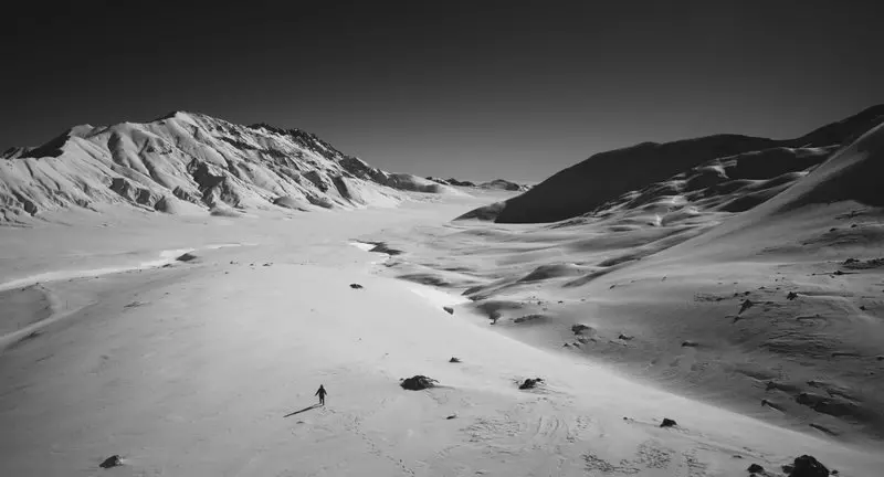 ‘Separazioni’, un Gran Sasso in bianco e nero protagonista del dramma ...